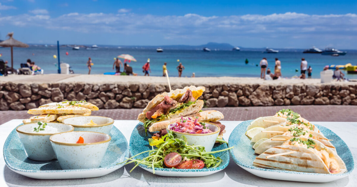 Barbuda Beach Bar & Grill table reservations | Tablein