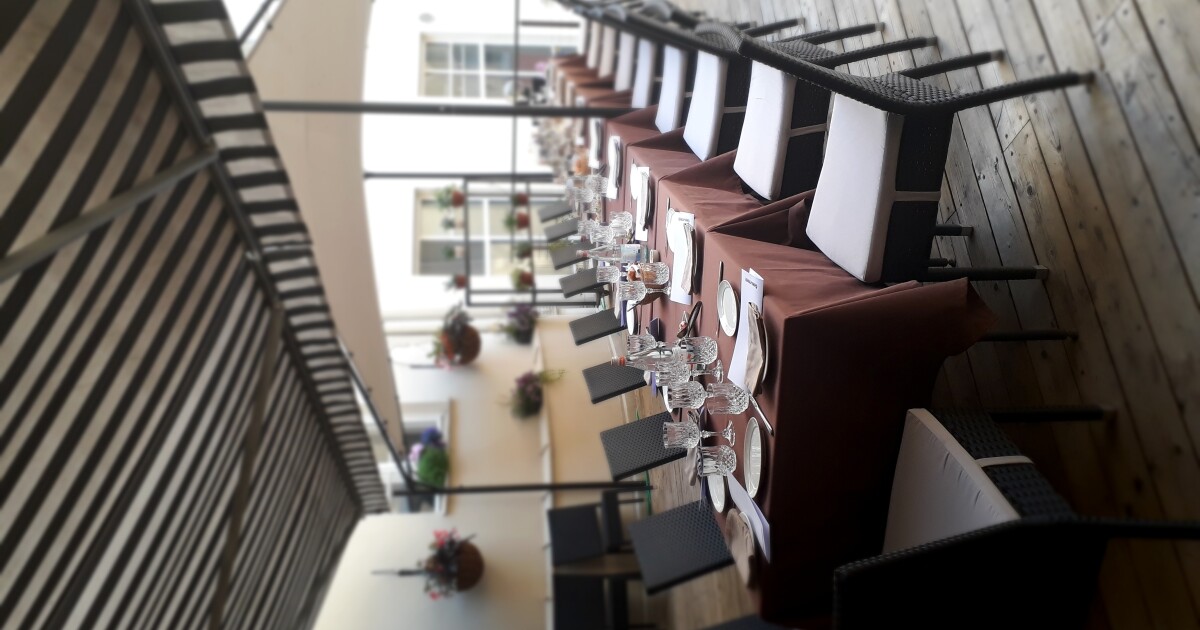 Carlstons table reservations | Tablein