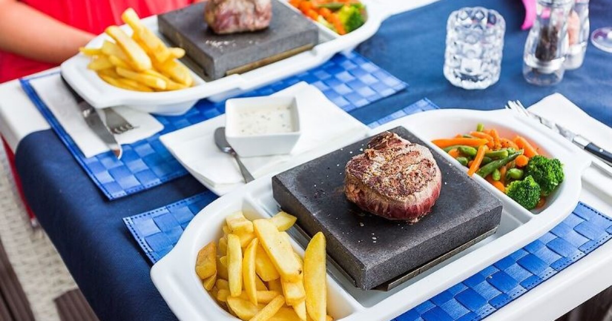 Sa Roqueta wine & food table reservations | Tablein
